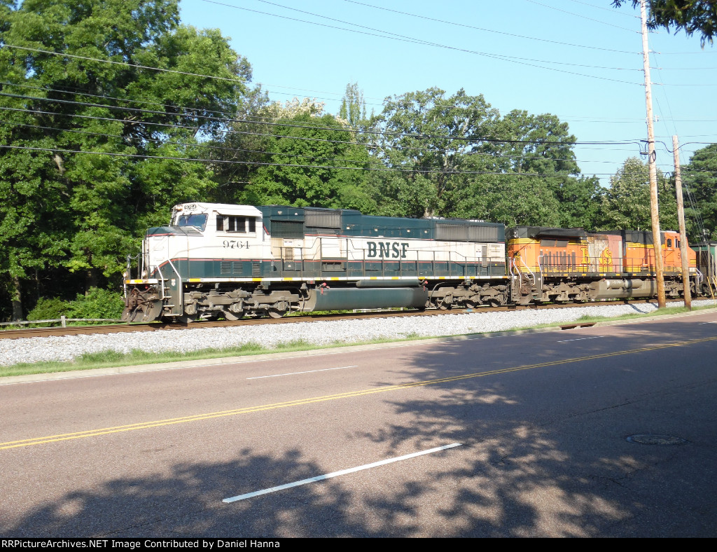 BNSF 9764 - NS 72Z
